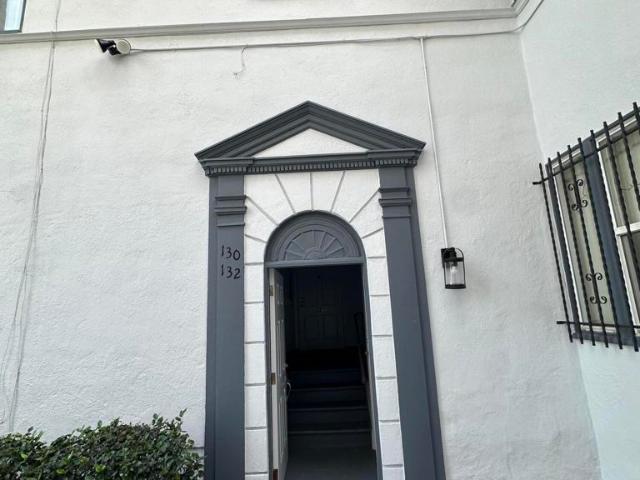 130 Orlando Ave, Unit 130 1/2, Los Angeles, CA 90048 | MLS #P1 26490 | Compass