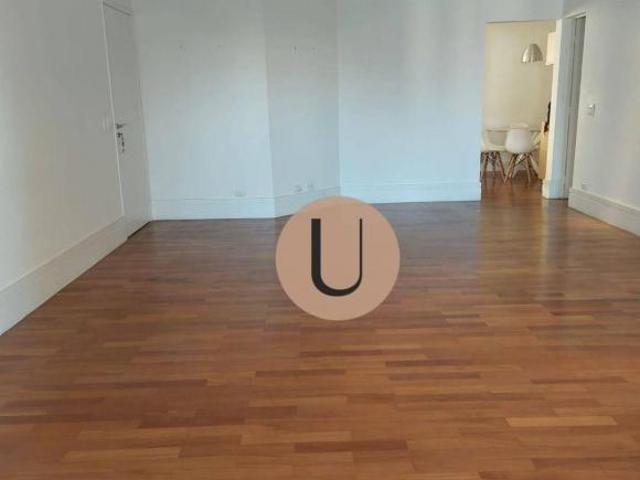 130 m² com 3 dormitórios e vista livre