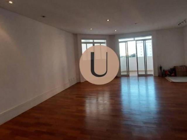 130 m² com 3 dormitórios e vista livre