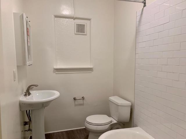 130 N. Westmoreland Ave Studio Apartment for Rent at 130 N Westmoreland Ave, Los Angeles, CA 90004 Rampart Village