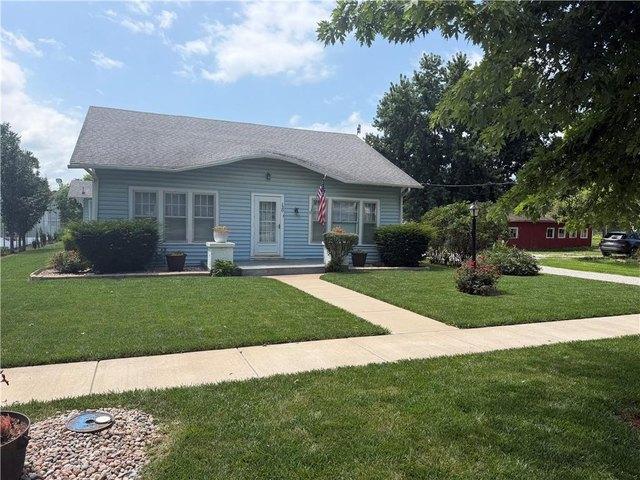 130 N Center Ave, Williamsburg, KS 66095