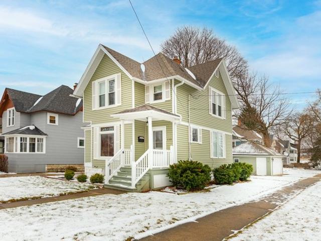 130 N Ellis Ave, Wheaton, IL 60187