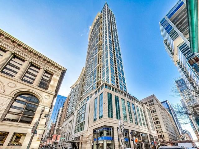 130 N Garland Ct Apt 1703, Chicago, IL 60602