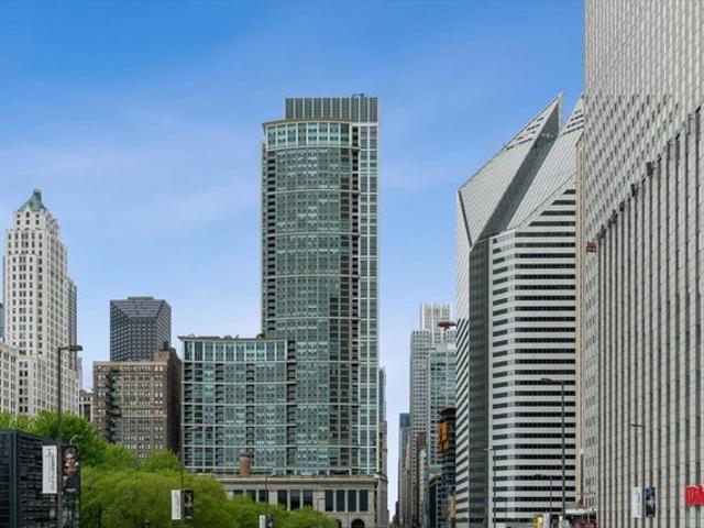 130 N Garland Ct Apt 3205, Chicago, IL 60602