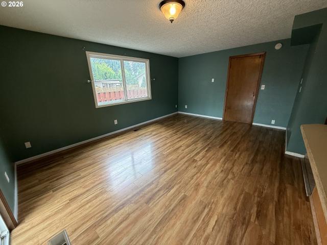 130 NE 12th Ave, Canby, OR 97013 | MLS #379518