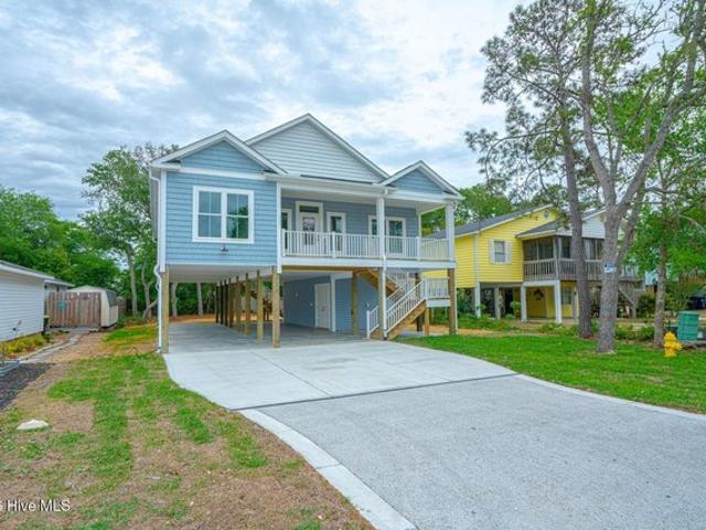 130 NE 32nd St, Oak Island, NC 28465