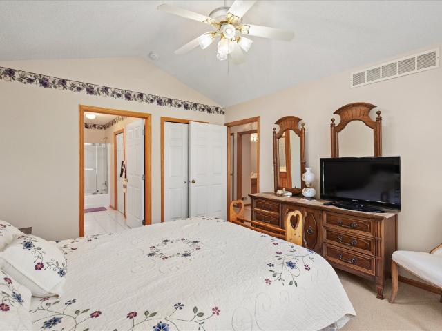 130 NW Georgetown Boulevard 2