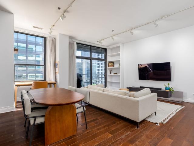 130 S Canal Street # 817