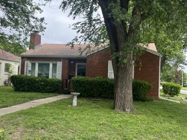 130 S Larson Ave, Chanute, KS 66720
