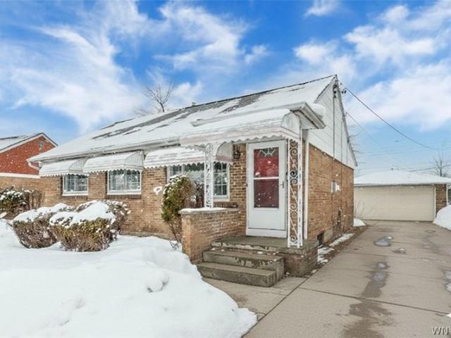 130 Seminole Pkwy, Cheektowaga, NY 14225