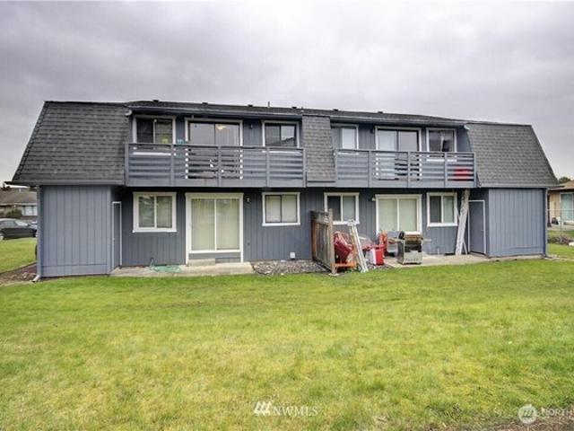 130 Stanford Dr, Mount Vernon, WA 98273