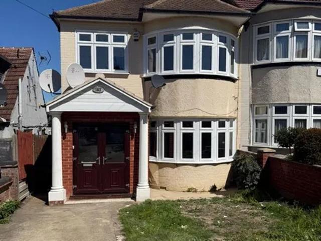 130 Stradbroke Grove, Ilford, IG5 0DJ, United Kingdom | 5 bed duplex for rent #167462126 | Rentberry