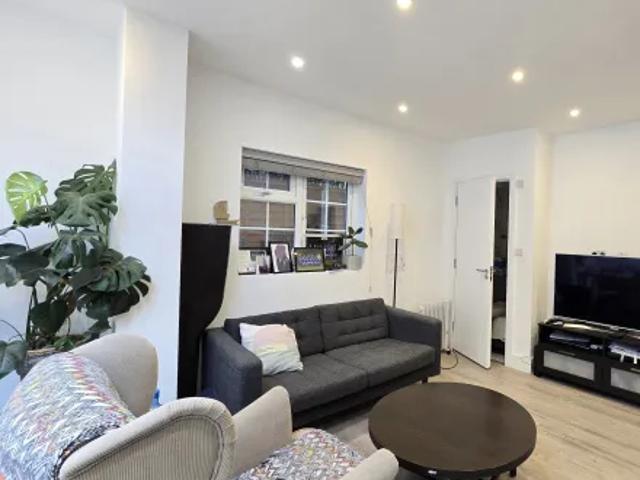 130 Summers Lane, London, N12 0PX, United Kingdom | 4 bed house for rent #165757700 | Rentberry
