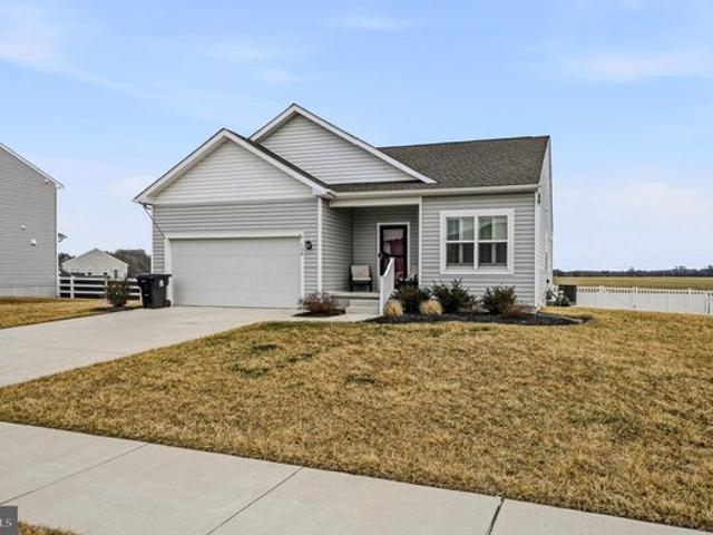 130 Pontoon Dr, Felton, DE 19943