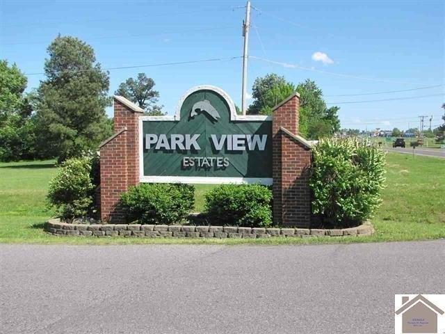 130 Parkview Dr, Benton, KY 42025