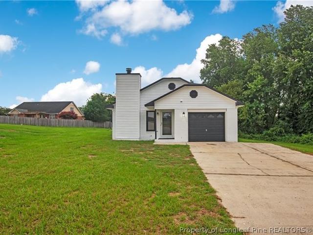 130 Pheasant Ct, Fayetteville, NC 28306