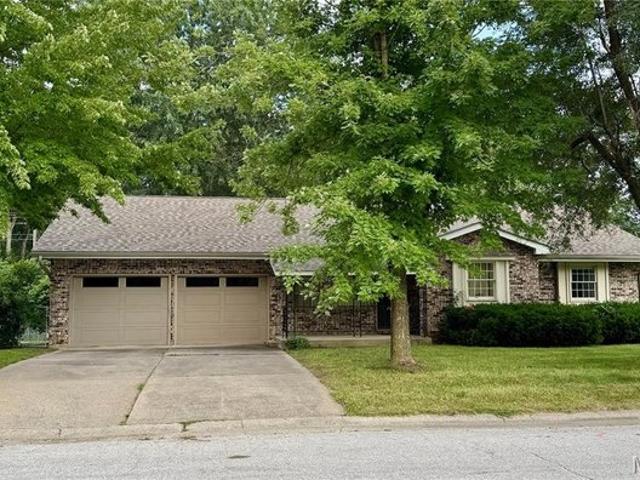 130 Pioneer Trl, Hannibal, MO 63401