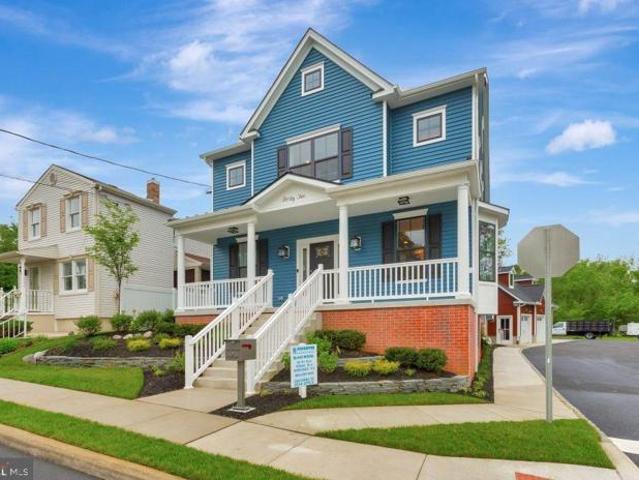 130 Plum St, Moorestown, NJ 08057