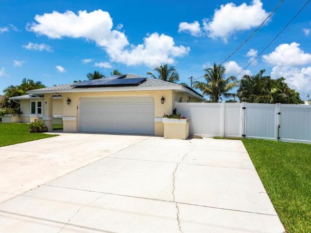 130 Placid Dr, Fort Myers, FL 33919 | MLS #C7514 | Compass