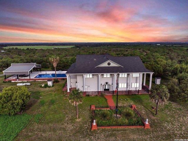 130 Pr # 556, Hondo, TX 78861