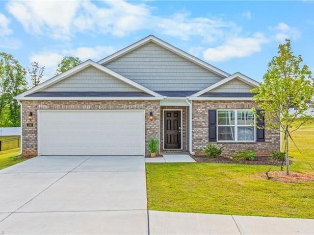 130 Preston Oaks Dr, King, NC 27021