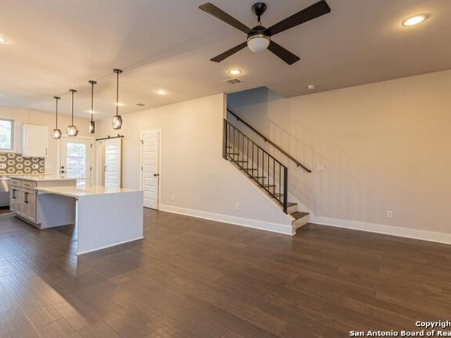 130 Rose Ln, Unit 202