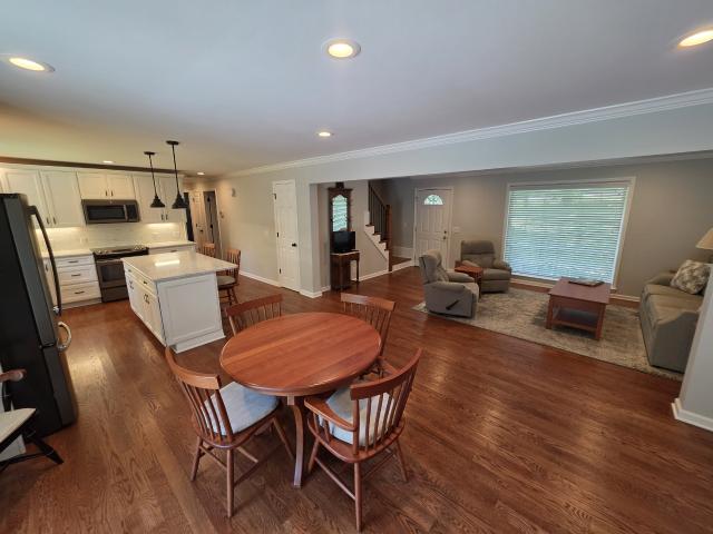 130 Ridgewood Ln