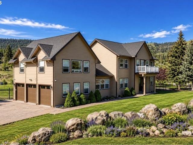 130 Ridge Dr, La Grande, OR 97850