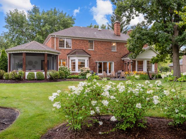 130 W Blackthorn Lane