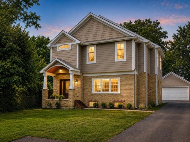 130 W Ellis Ave, Libertyville, IL 60048