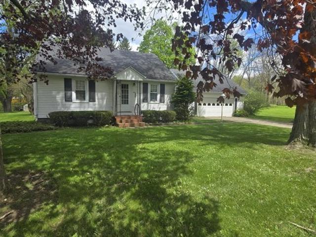130 W Hughes St, Marshall, MI 49068