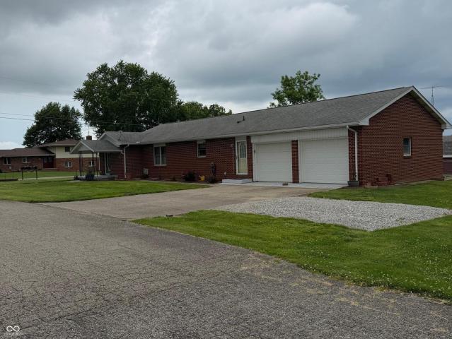 130 W Redbud Street