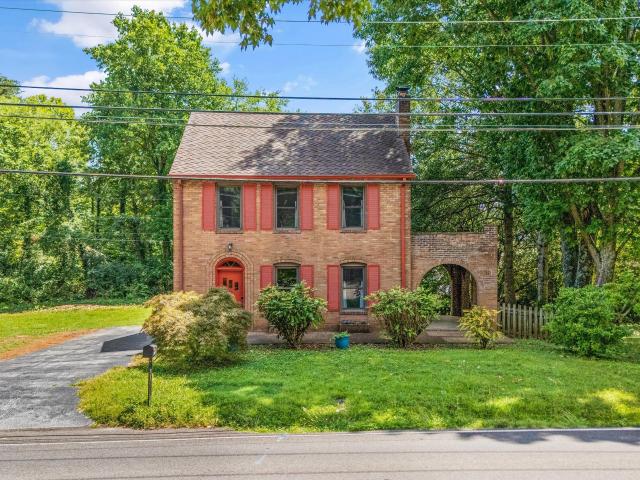 130 Woodlawn Pike