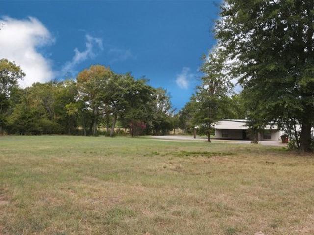 130 Whatley Ave, Pittsburg, TX 75686