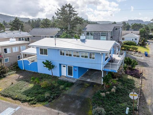 130 Willow St, Depoe Bay, OR 97341