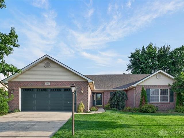 130 Union Ridge Dr, Englewood, OH 45322