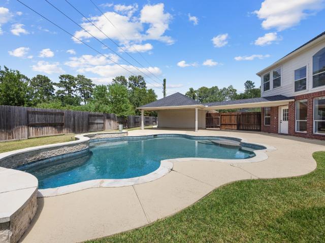 13146 Oakwood Manor Drive