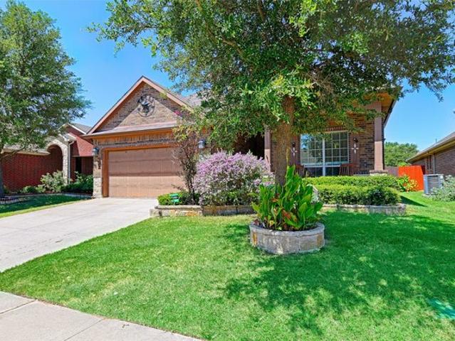 13149 Red Robin Dr, Fort Worth, TX 76244