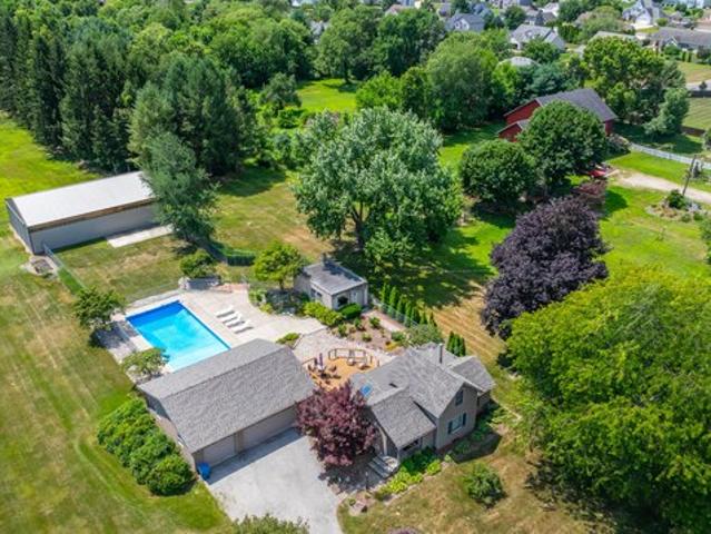 1314 Miners Rd, Saint Joseph, MI 49085