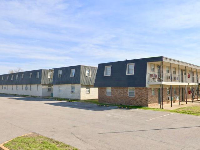 $300 Off First Month rent! Cozy Downtown Hideaway