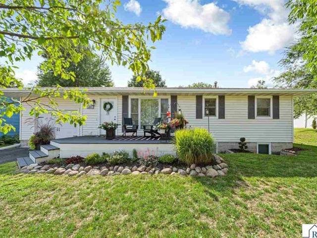 1314 N 5th St, Saint Peter, MN 56082