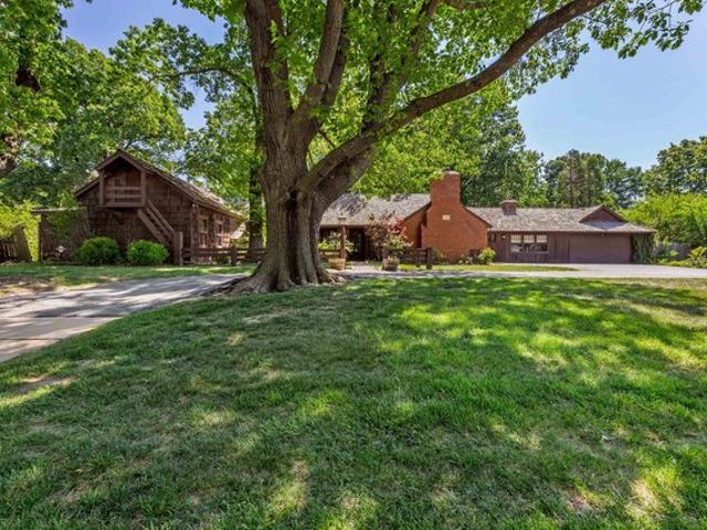 1314 N Willow Ln, Wichita, KS 67208