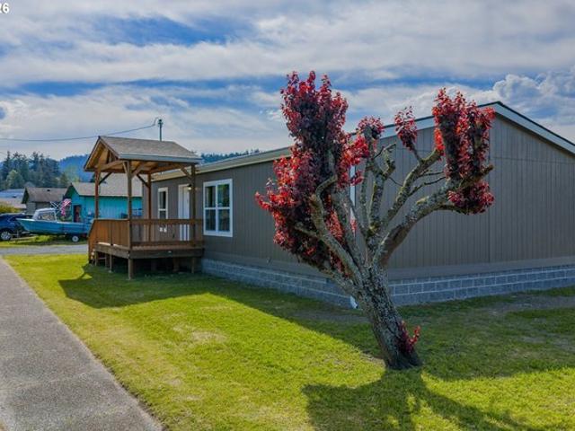 1314 Bothwick St, Myrtle Point, OR 97458