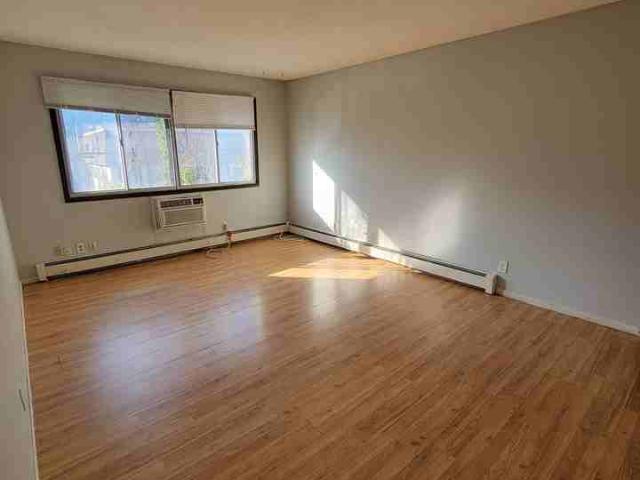 1314 Community 2 Bedroom Apartment for Rent at 1314 W 28th St, Minneapolis, MN 55408 Lowry Hill East