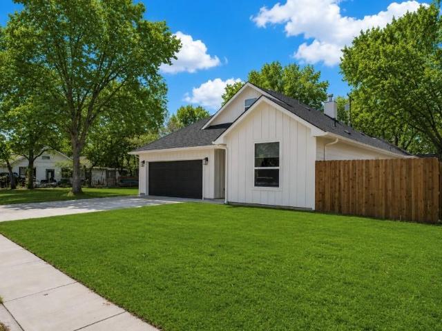 1314 E Pecan Street
