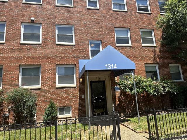 1314 K Street Southeast 1 Bedroom Apartment for Rent at 1314 K St Se, Washington, DC 20003 SW Ballpark Navy Yard