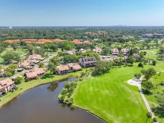 1314 Pelican Creek Crossing #1314, Saint Petersburg, FL 33707.