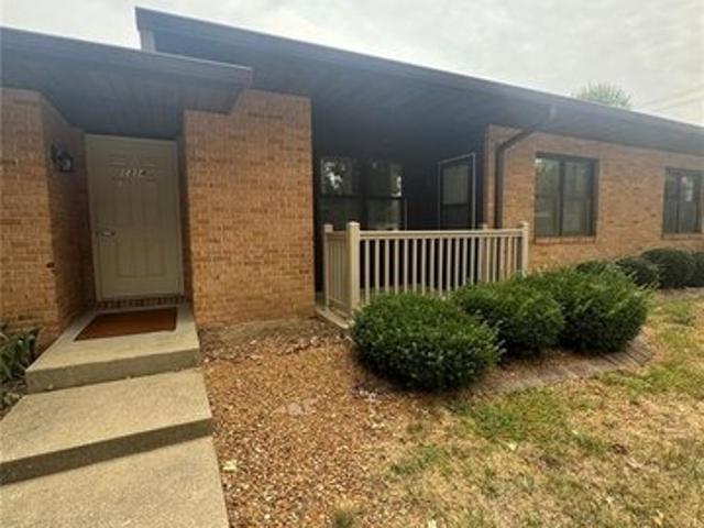 1314 Pine St Apt 2, Highland, IL 62249