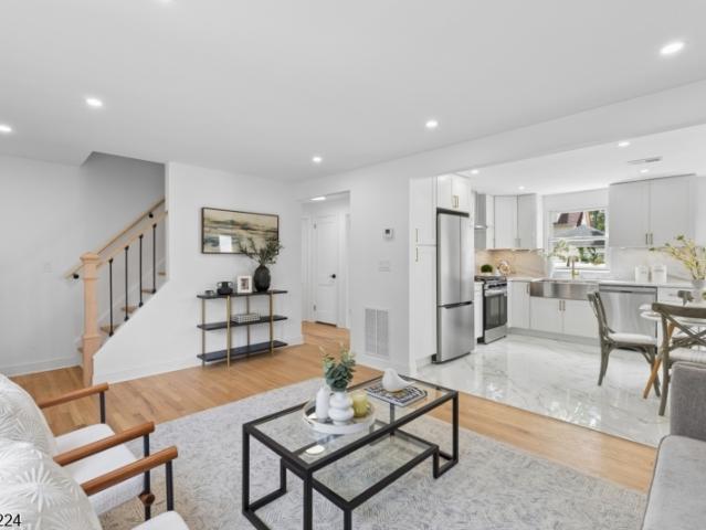 1314 Sunnyside Pl