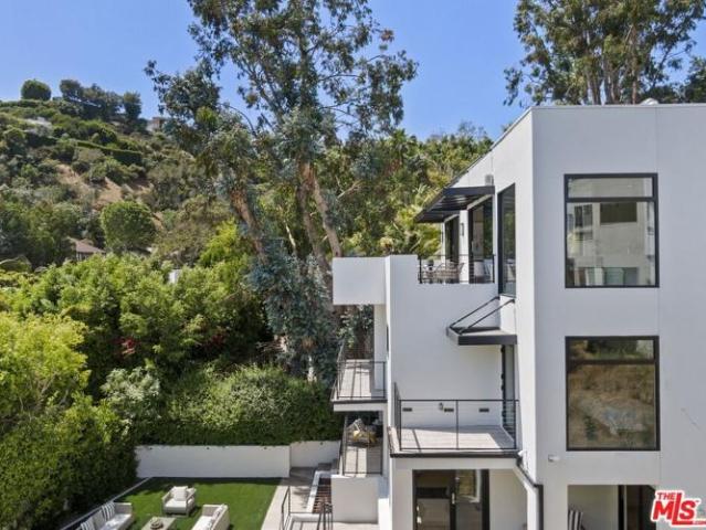 1314 Sunset Plaza Dr, Los Angeles, CA 90069